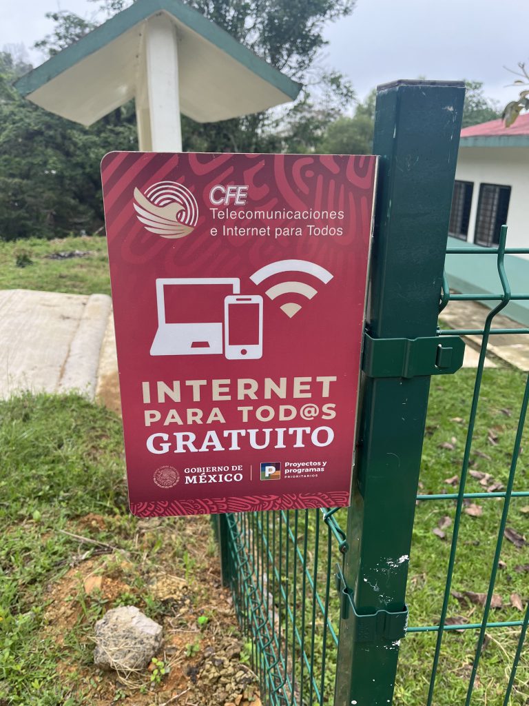 La gente de Texcatepec se queja del programa Internet para todos – La Voz Campesina – Radio Huaya